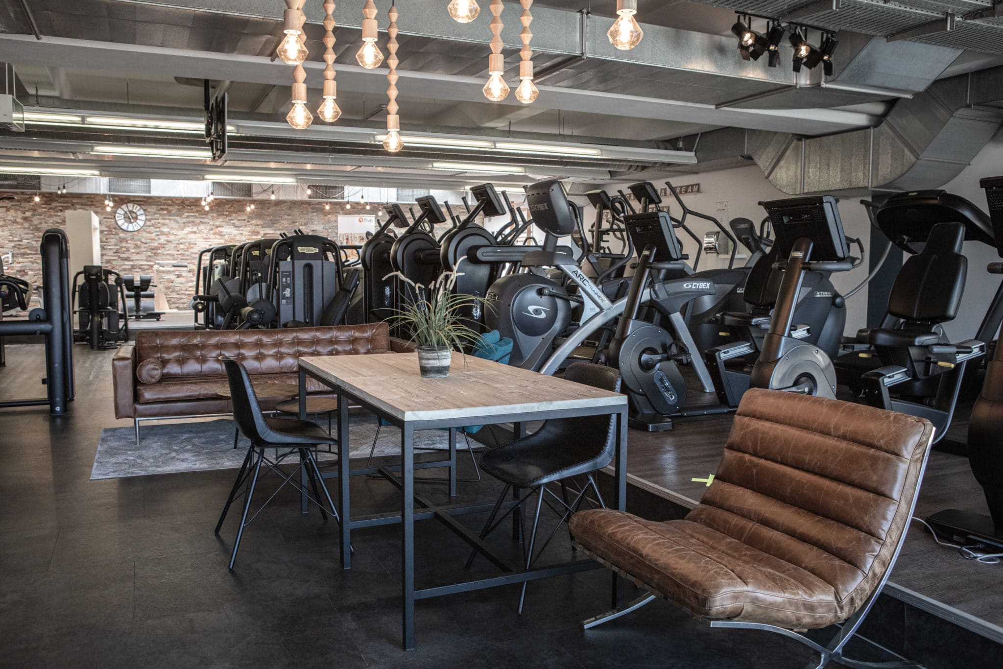 PURE Fitnessstudio in Ludwigsburg, Fitnessstudio in Tammerfeld